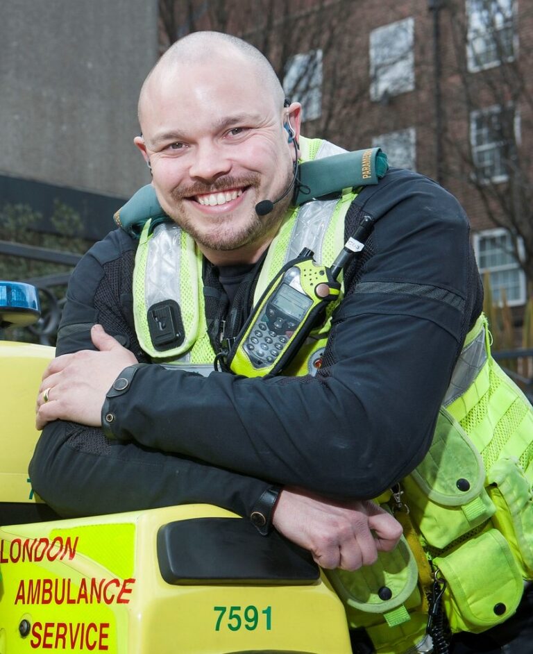 Brave-hearted paramedic honoured by the King - London Ambulance Service ...