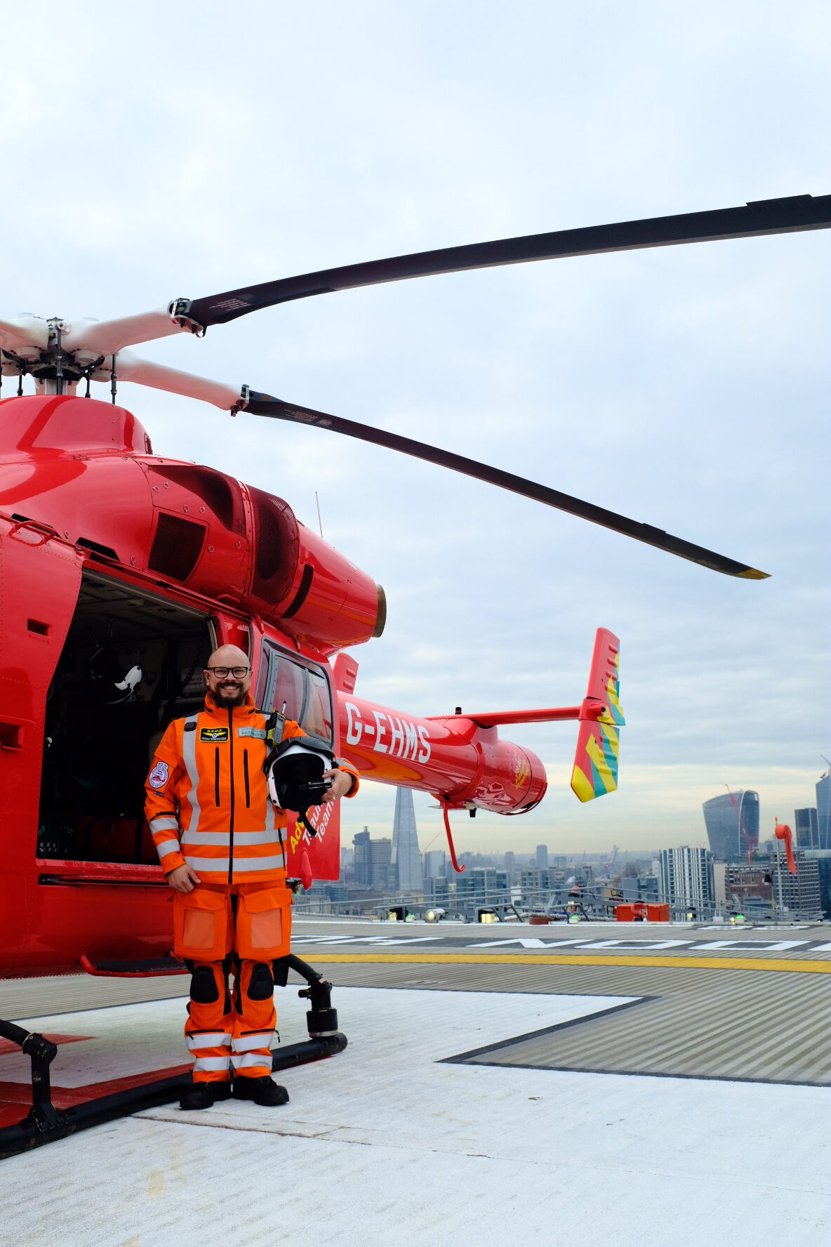 Brave-hearted paramedic honoured by the King - London Ambulance Service ...