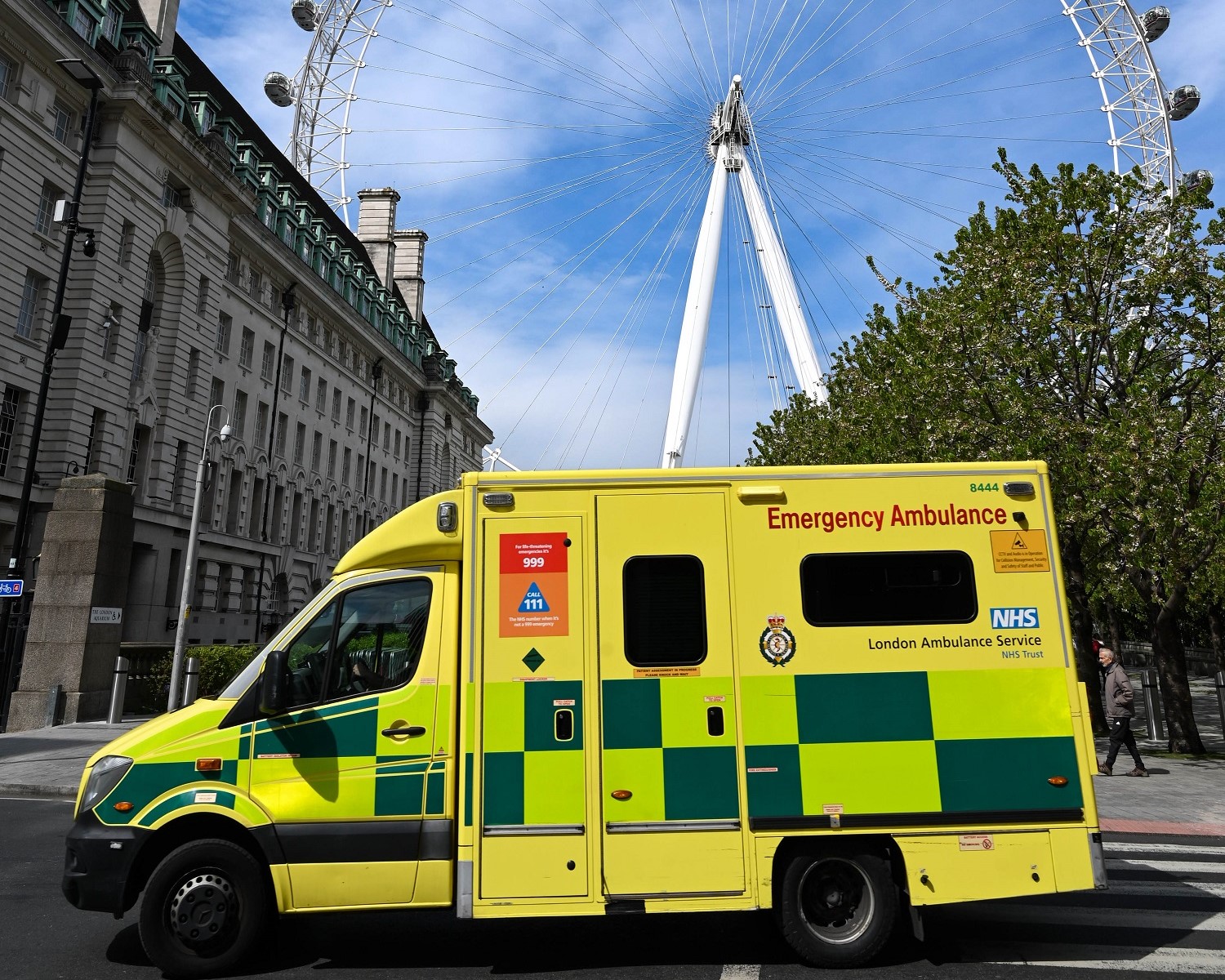 London Ambulance Service Urges Londoners To Stay Safe In Heat As It
