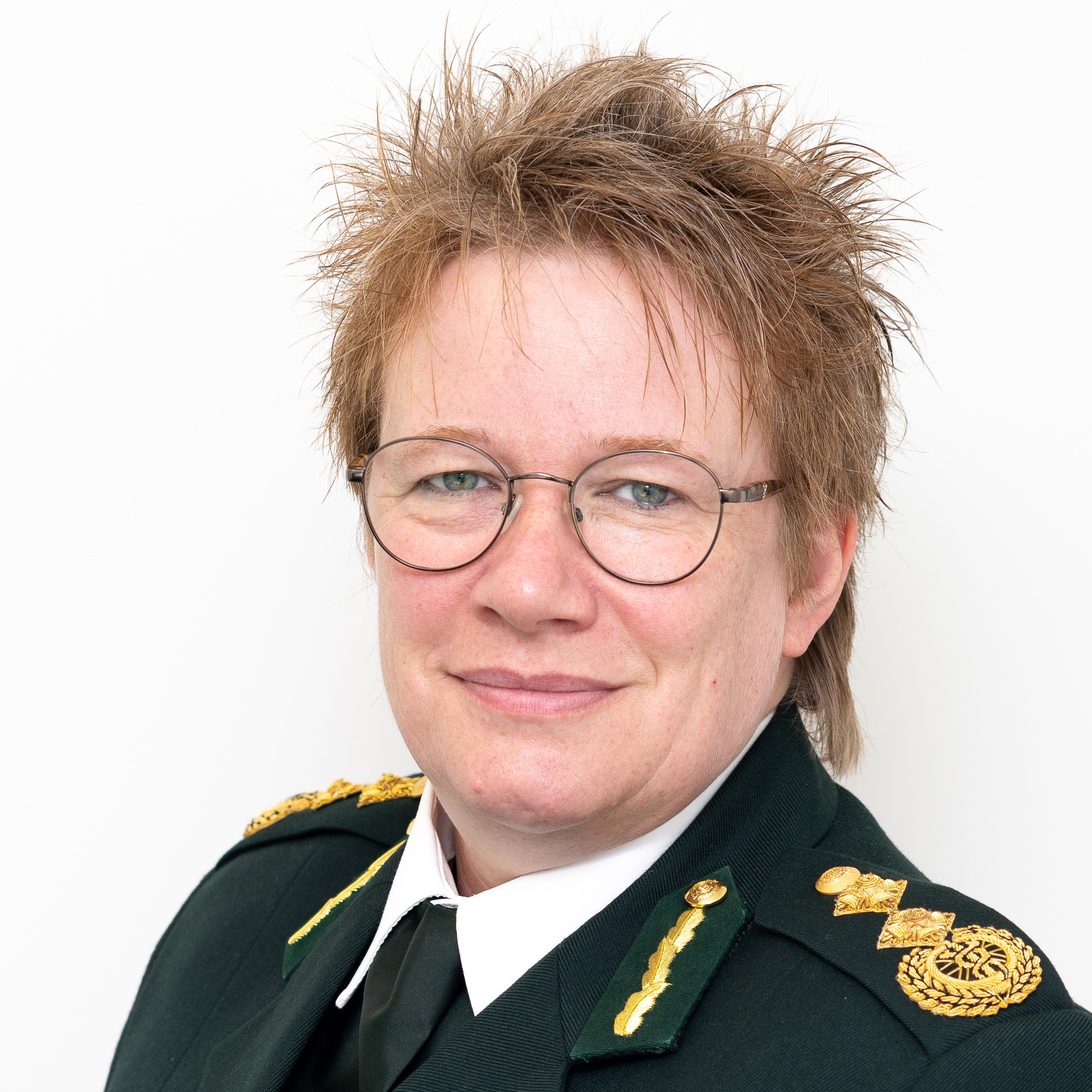 UK’s first female chief paramedic takes the helm at London Ambulance ...
