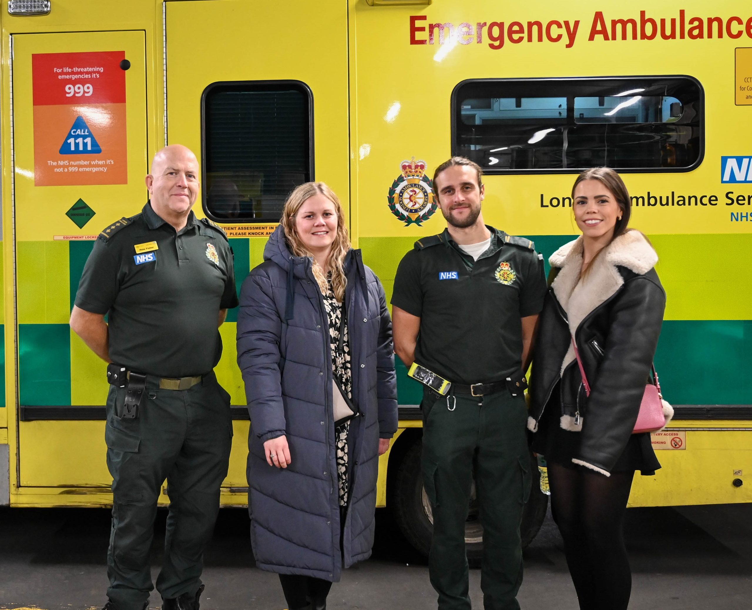 Daughters meet off-duty paramedic who saved their dad’s life after ...