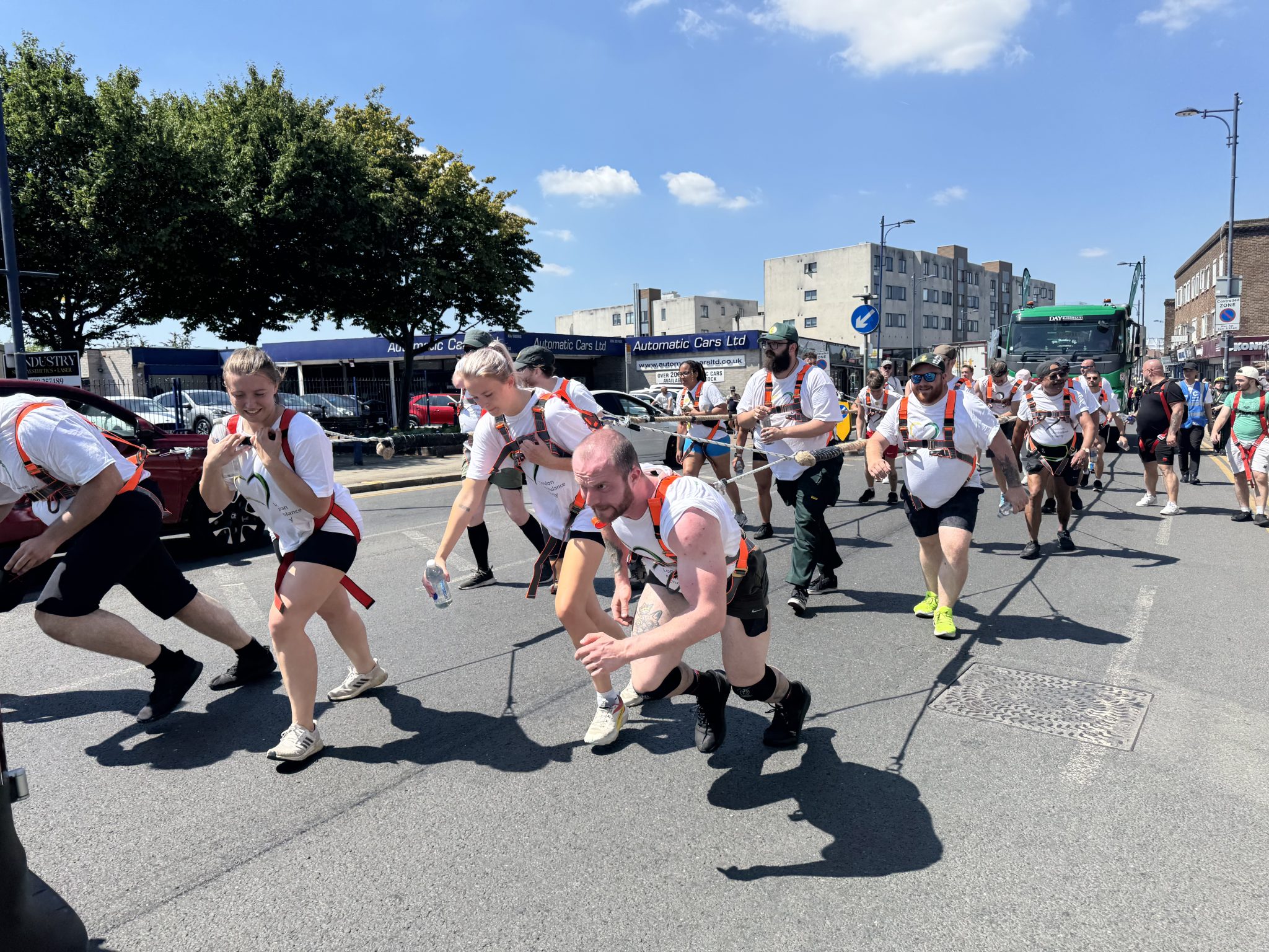 ‘Heave ho’ heroes raise £20,000 in 13-tonne truck pull - London ...