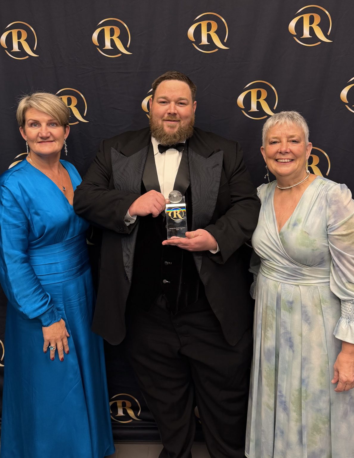 Clinicians scoop award for teaching school children to save lives ...